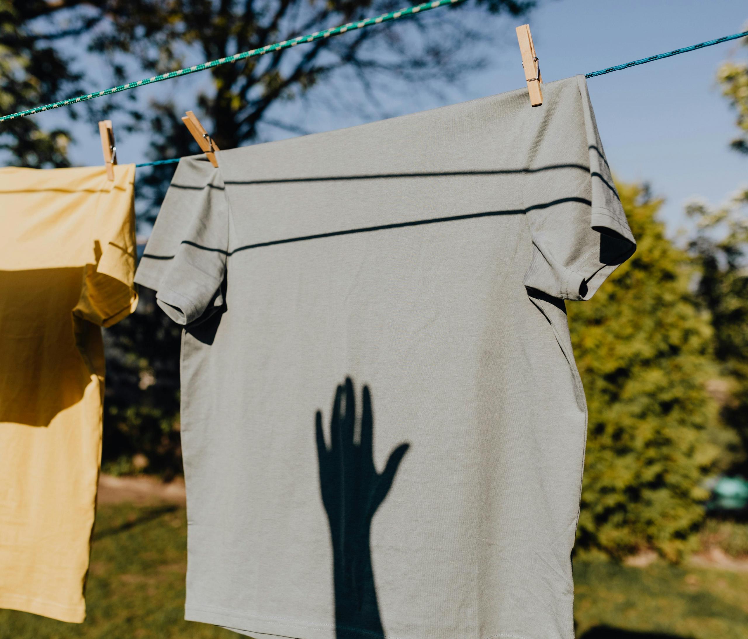 El gesto de la escucha y de la mano tendida para acompañar | Caritas Madrid